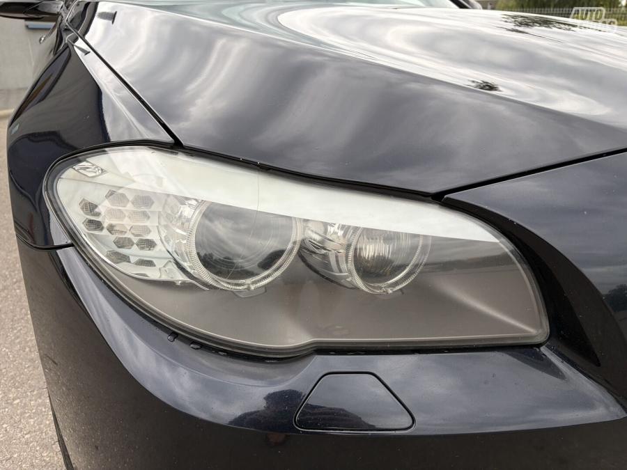 Blue BMW 520 2013 in Kaunas, with an engine capacity of 2.00 L and mileage of 323 thousand km for 9999 €, photo 26 on AUTOMOTO.COM.LV