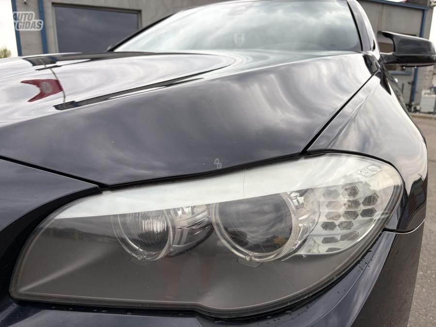 Blue BMW 520 2013 in Kaunas, with an engine capacity of 2.00 L and mileage of 323 thousand km for 9999 €, photo 27 on AUTOMOTO.COM.LV