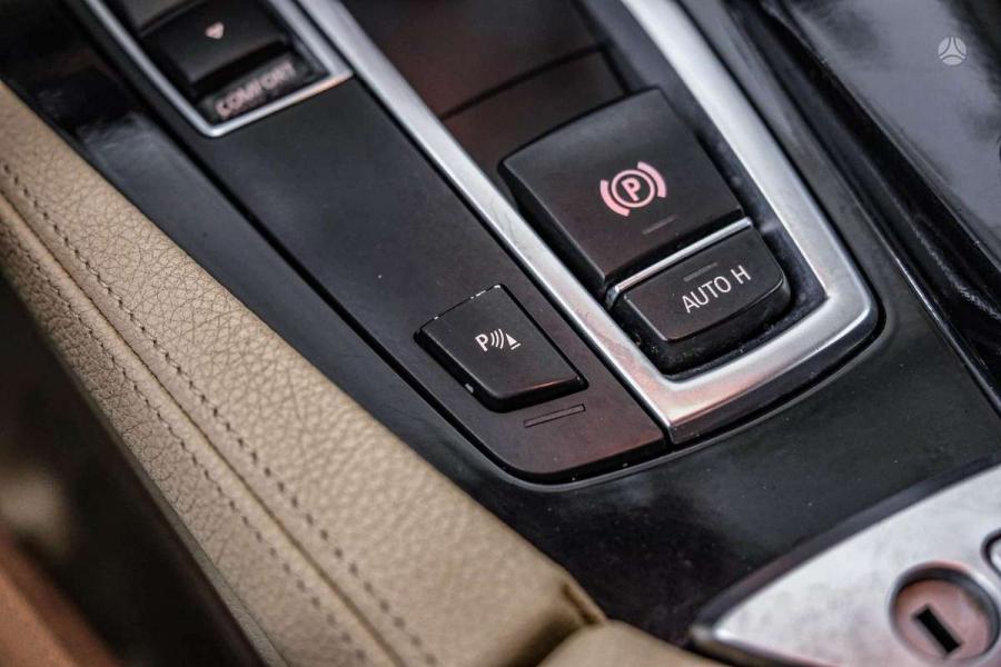 Zils BMW 520 2014 Kauņa, ar dzinēja tilpumu 2.00 L un nobraukumu 296 tūkst. km par 9690 €, foto 24 vietnē AUTOMOTO.COM.LV