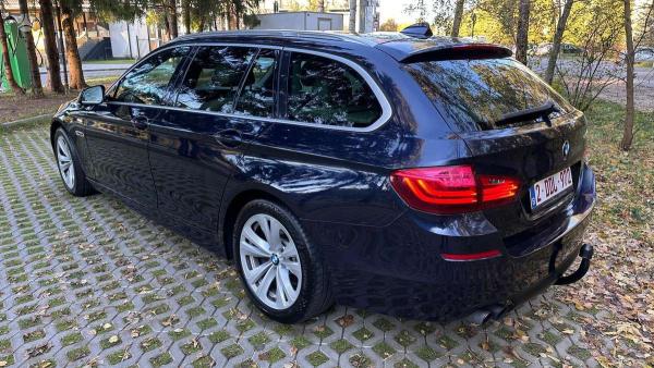 Blue BMW 520 2015 in Vilnius, with an engine capacity of 2.00 L and mileage of 300 thousand km for 9390 €, photo 8 on AUTOMOTO.COM.LV