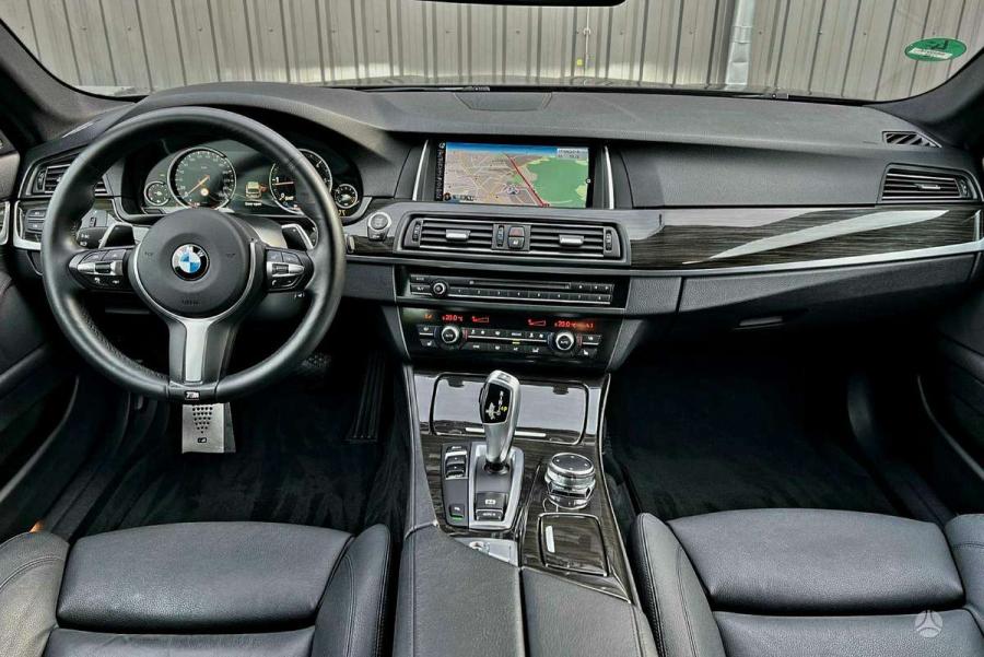 Blue BMW 520 2015 in Utena, with an engine capacity of 2.00 L and mileage of 313 thousand km for 13600 €, photo 16 on AUTOMOTO.COM.LV