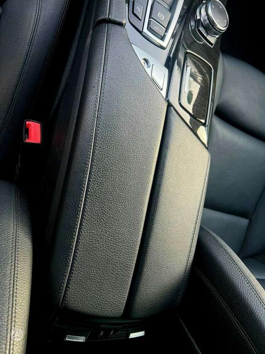 Blue BMW 520 2015 in Utena, with an engine capacity of 2.00 L and mileage of 313 thousand km for 13600 €, photo 59 on AUTOMOTO.COM.LV