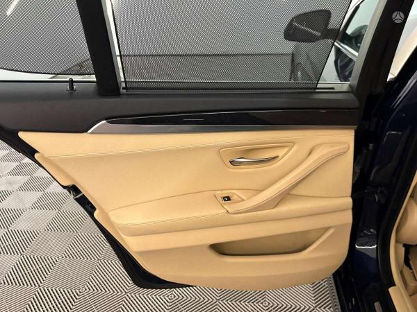 Blue BMW 520 2015 in Marijampole, with an engine capacity of 2.00 L and mileage of 225 thousand km for 9650 €, photo 7 on AUTOMOTO.COM.LV
