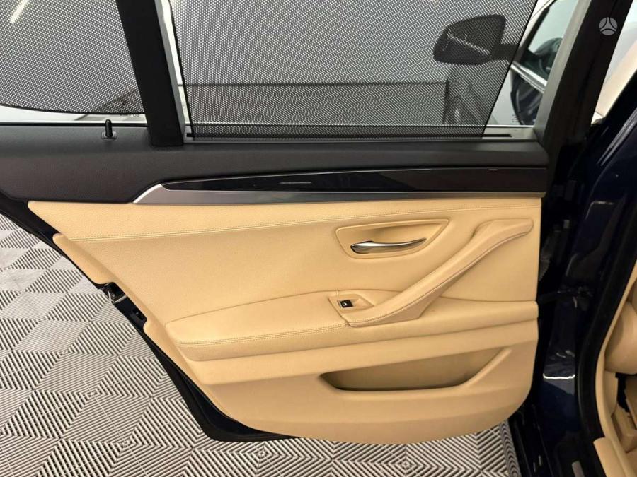 Blue BMW 520 2015 in Marijampole, with an engine capacity of 2.00 L and mileage of 225 thousand km for 9650 €, photo 7 on AUTOMOTO.COM.LV