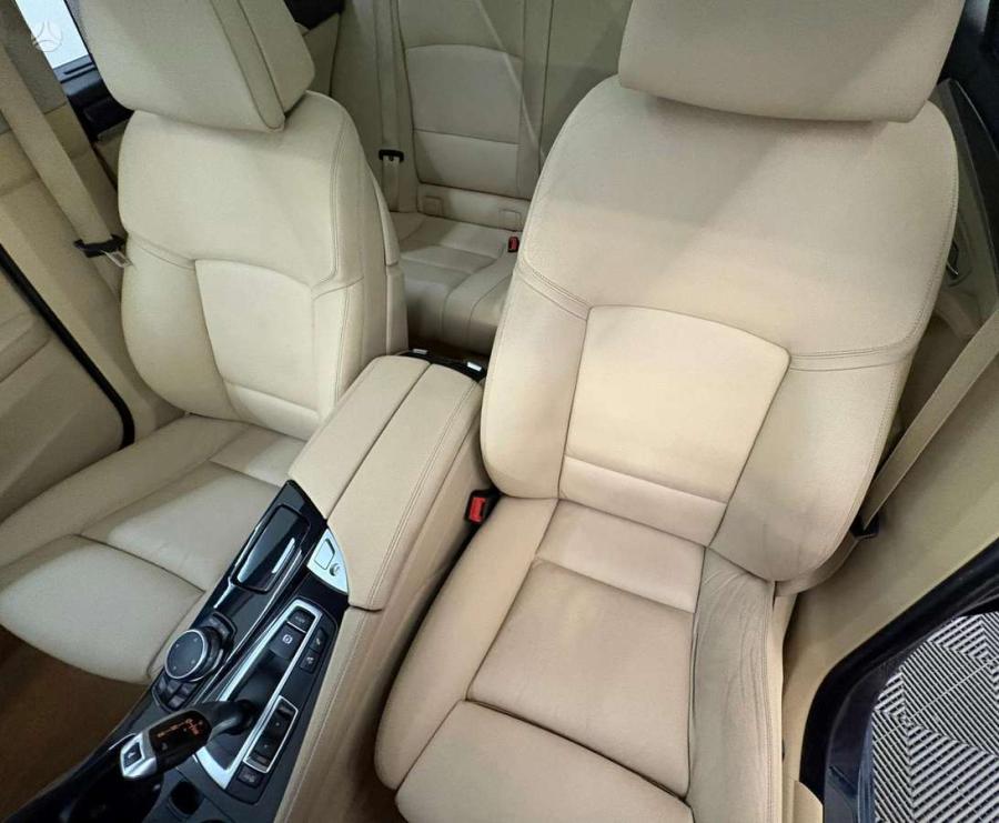 Blue BMW 520 2015 in Marijampole, with an engine capacity of 2.00 L and mileage of 225 thousand km for 9650 €, photo 9 on AUTOMOTO.COM.LV