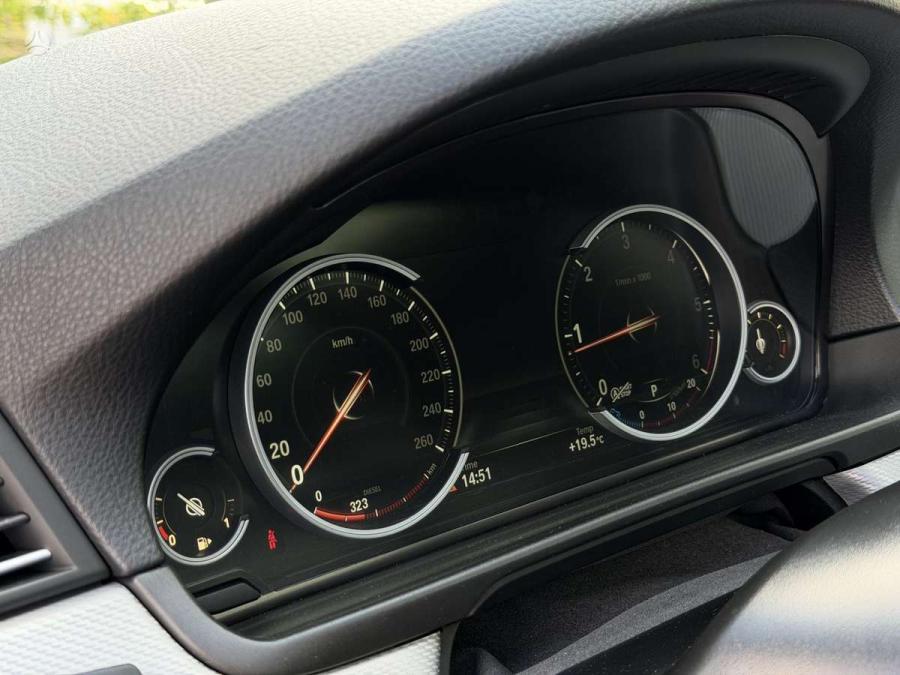 Blue BMW 520 2015 in Mazeikiai, with an engine capacity of 2.00 L and mileage of 328 thousand km for 13500 €, photo 15 on AUTOMOTO.COM.LV