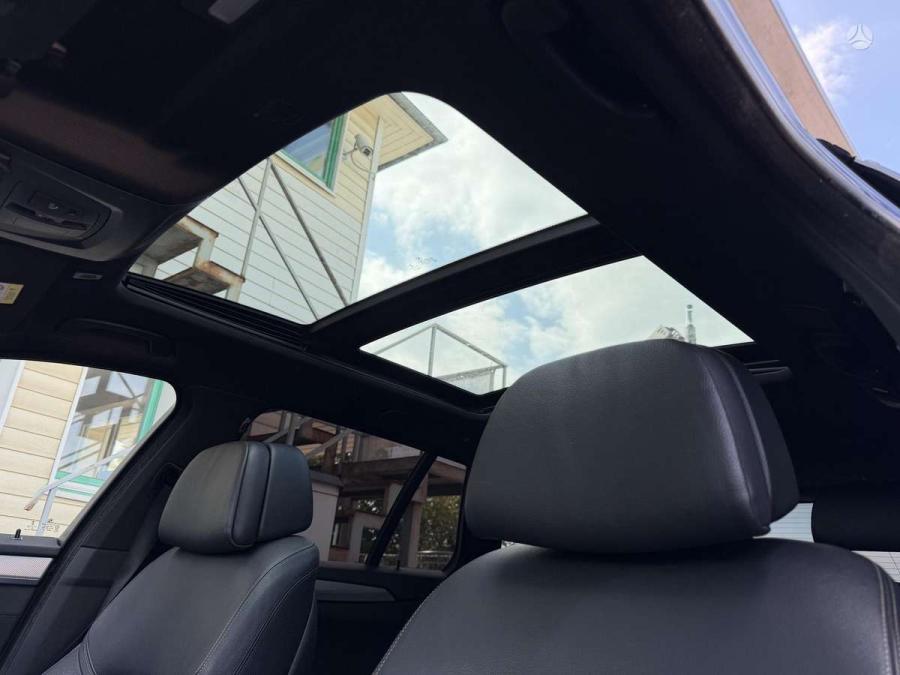 Blue BMW 520 2015 in Mazeikiai, with an engine capacity of 2.00 L and mileage of 328 thousand km for 13500 €, photo 19 on AUTOMOTO.COM.LV