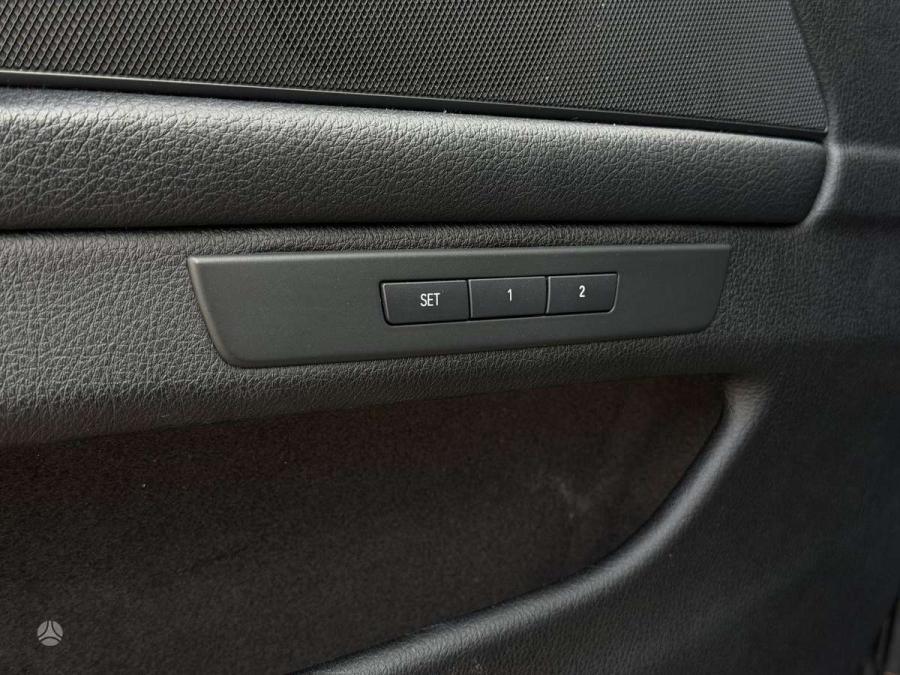 Blue BMW 520 2015 in Mazeikiai, with an engine capacity of 2.00 L and mileage of 328 thousand km for 13500 €, photo 21 on AUTOMOTO.COM.LV
