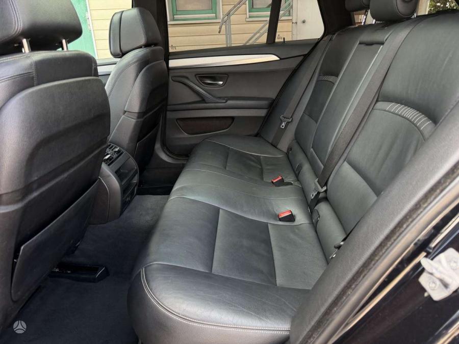 Blue BMW 520 2015 in Mazeikiai, with an engine capacity of 2.00 L and mileage of 328 thousand km for 13500 €, photo 22 on AUTOMOTO.COM.LV