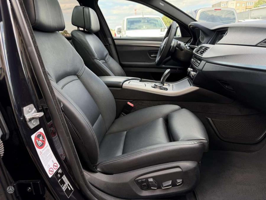 Blue BMW 520 2015 in Mazeikiai, with an engine capacity of 2.00 L and mileage of 328 thousand km for 13500 €, photo 26 on AUTOMOTO.COM.LV
