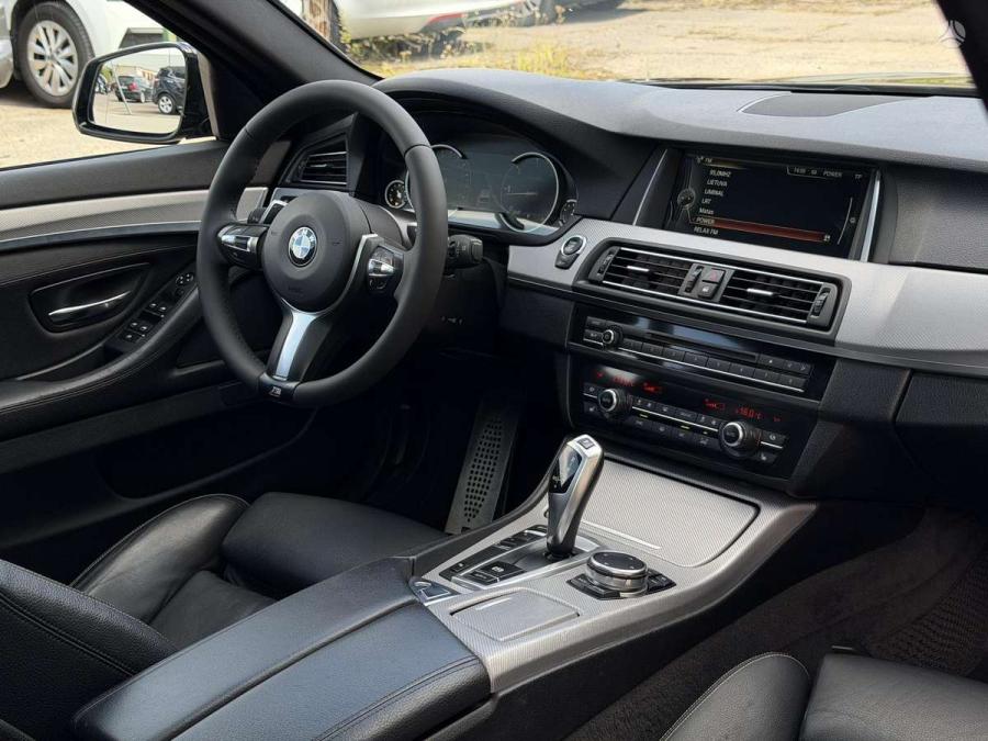 Blue BMW 520 2015 in Mazeikiai, with an engine capacity of 2.00 L and mileage of 328 thousand km for 13500 €, photo 28 on AUTOMOTO.COM.LV