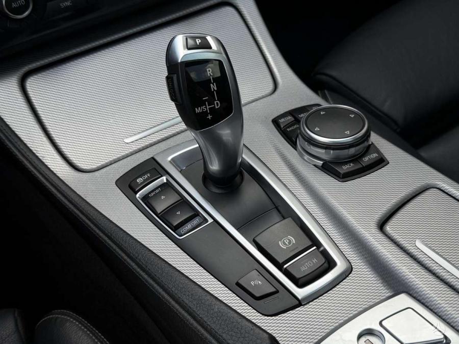 Blue BMW 520 2015 in Mazeikiai, with an engine capacity of 2.00 L and mileage of 328 thousand km for 13500 €, photo 29 on AUTOMOTO.COM.LV