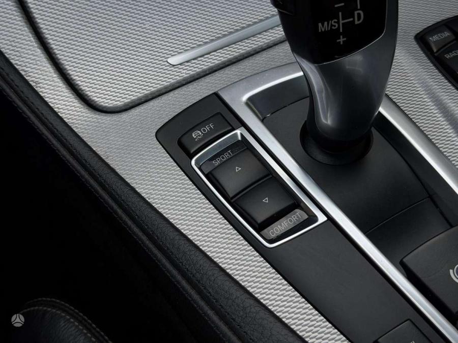 Blue BMW 520 2015 in Mazeikiai, with an engine capacity of 2.00 L and mileage of 328 thousand km for 13500 €, photo 30 on AUTOMOTO.COM.LV