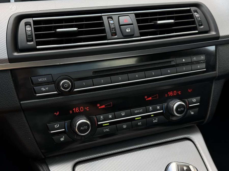 Blue BMW 520 2015 in Mazeikiai, with an engine capacity of 2.00 L and mileage of 328 thousand km for 13500 €, photo 31 on AUTOMOTO.COM.LV