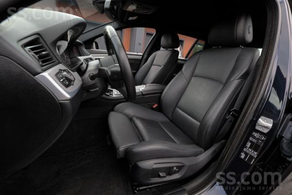 Blue BMW 520 2015 in Jelgava, with an engine capacity of 2.00 L and mileage of 354 thousand km for 11350 €, photo 9 on AUTOMOTO.COM.LV