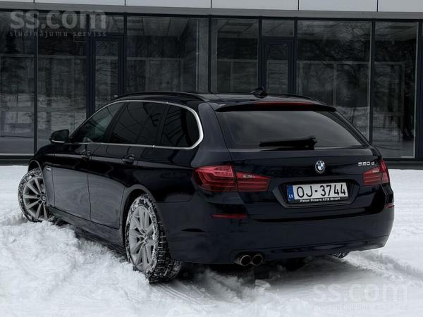 Blue BMW 520 2016 in Tukums, with an engine capacity of 2.00 L and mileage of 215 thousand km for 13890 €, photo 4 on AUTOMOTO.COM.LV