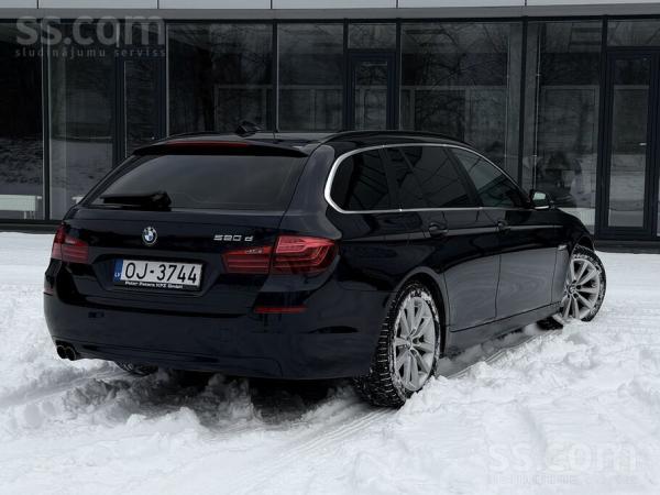 Blue BMW 520 2016 in Tukums, with an engine capacity of 2.00 L and mileage of 215 thousand km for 13890 €, photo 6 on AUTOMOTO.COM.LV
