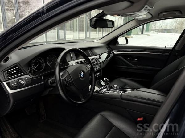 Blue BMW 520 2016 in Tukums, with an engine capacity of 2.00 L and mileage of 215 thousand km for 13890 €, photo 8 on AUTOMOTO.COM.LV