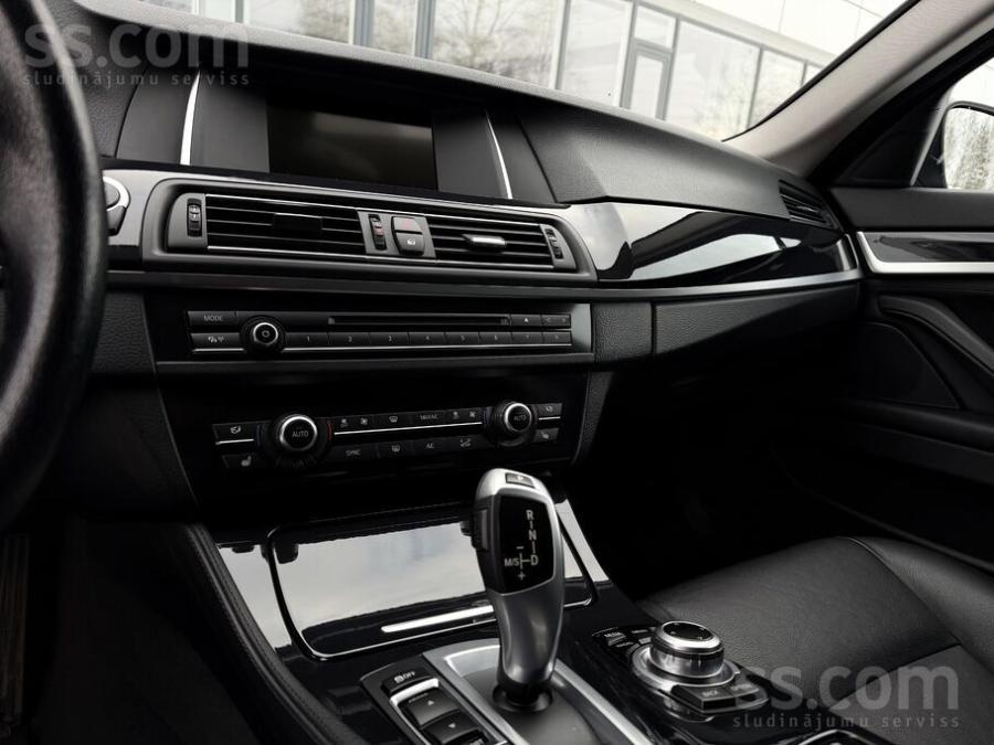 Zils BMW 520 2016 Tukums, ar dzinēja tilpumu 2.00 L un nobraukumu 215 tūkst. km par 13890 €, foto 14 vietnē AUTOMOTO.COM.LV