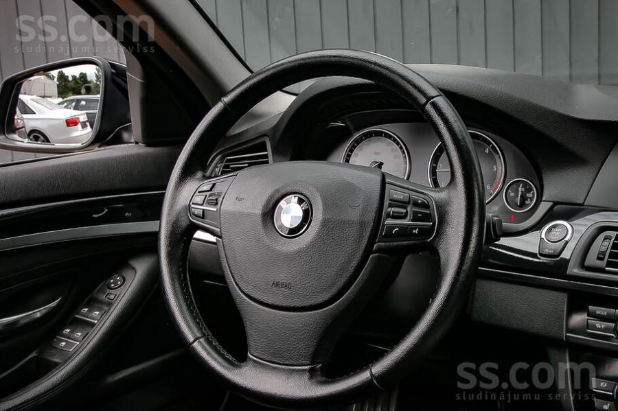 Blue BMW 520 2016 in Tukums, with an engine capacity of 2.00 L and mileage of 219 thousand km for 13700 €, photo 8 on AUTOMOTO.COM.LV