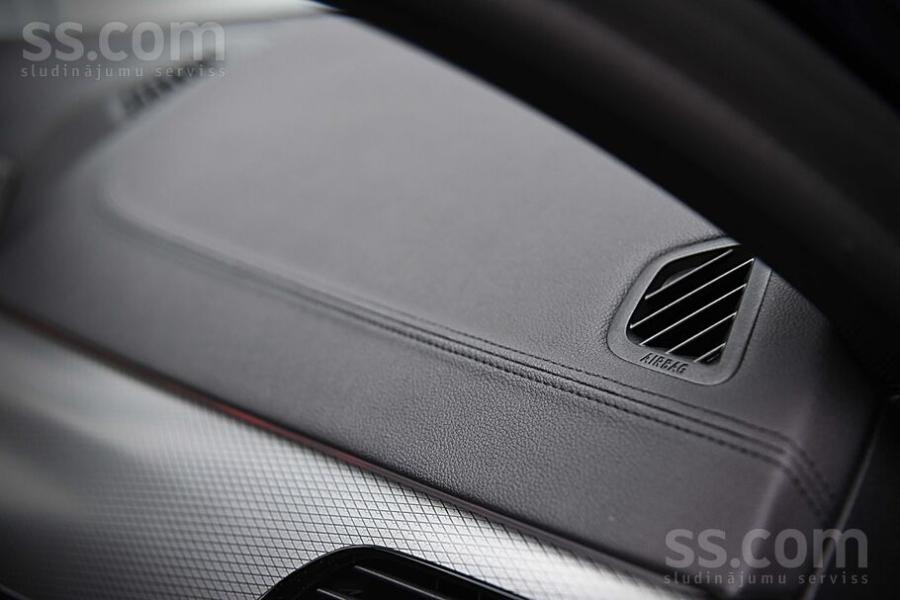 Blue BMW 520 2017 in Tukums, with an engine capacity of 2.00 L and mileage of 159 thousand km for 21990 €, photo 21 on AUTOMOTO.COM.LV