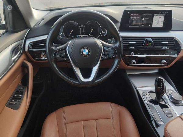 Zils BMW 520 2017 Viļņa, ar dzinēja tilpumu 2.00 L un nobraukumu 240 tūkst. km par 18150 €, foto 8 vietnē AUTOMOTO.COM.LV