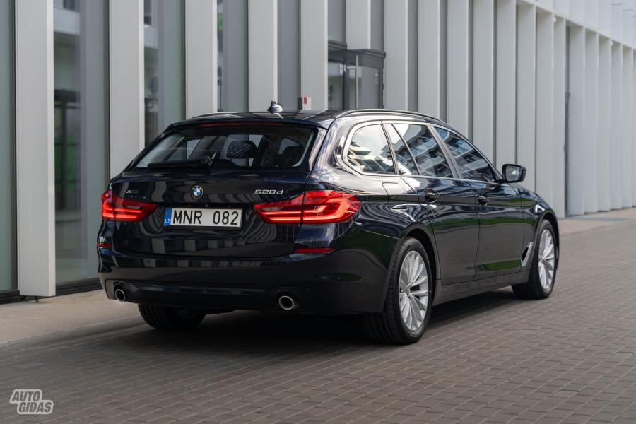 Blue BMW 520 2017 in Vilnius, with an engine capacity of 2.00 L and mileage of 250 thousand km for 17950 €, photo 5 on AUTOMOTO.COM.LV