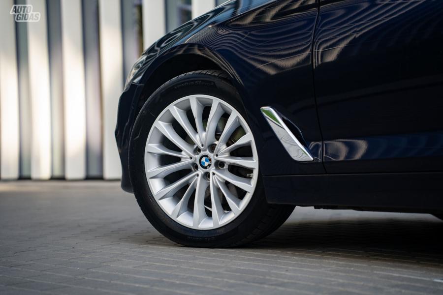 Blue BMW 520 2017 in Vilnius, with an engine capacity of 2.00 L and mileage of 250 thousand km for 17950 €, photo 10 on AUTOMOTO.COM.LV