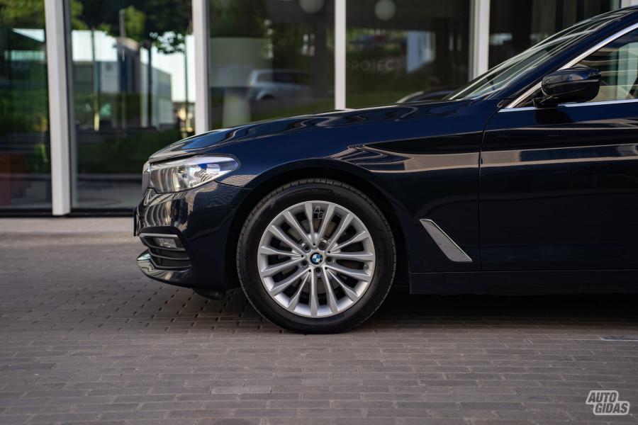 Blue BMW 520 2017 in Vilnius, with an engine capacity of 2.00 L and mileage of 250 thousand km for 17950 €, photo 12 on AUTOMOTO.COM.LV