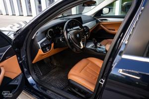 Blue BMW 520 2017 in Vilnius, with an engine capacity of 2.00 L and mileage of 250 thousand km for 17950 €, photo 18 on AUTOMOTO.COM.LV