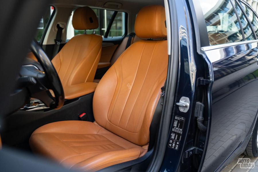 Blue BMW 520 2017 in Vilnius, with an engine capacity of 2.00 L and mileage of 250 thousand km for 17950 €, photo 19 on AUTOMOTO.COM.LV