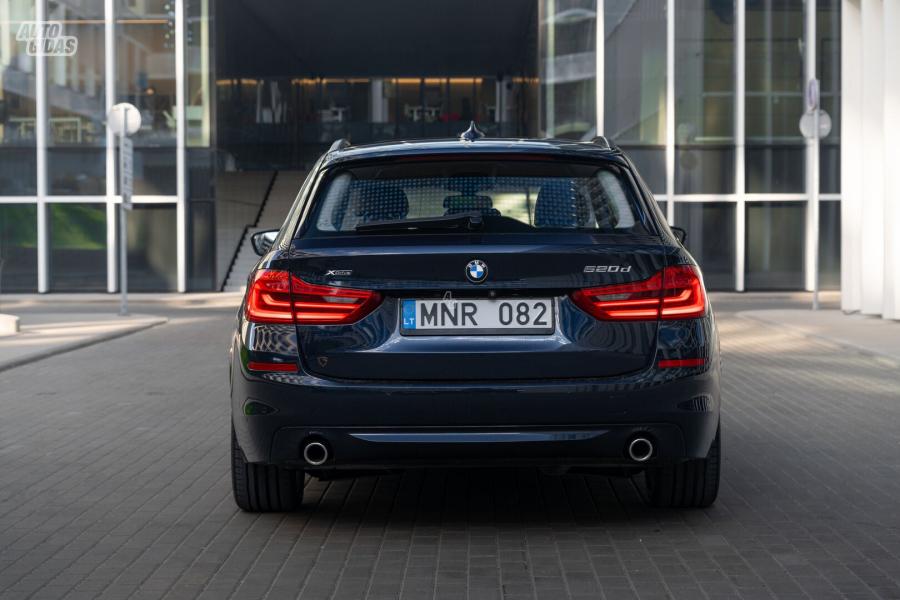 Blue BMW 520 2017 in Vilnius, with an engine capacity of 2.00 L and mileage of 250 thousand km for 17950 €, photo 9 on AUTOMOTO.COM.LV