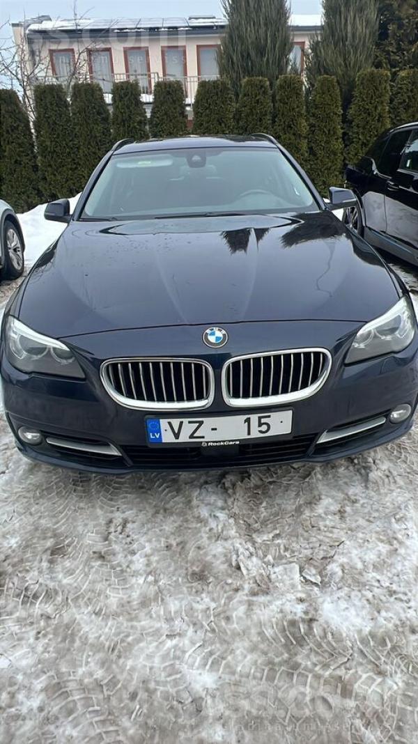 Blue BMW 520 2017 in Riga, with an engine capacity of 2.00 L and mileage of 300 thousand km for 15900 €, photo 5 on AUTOMOTO.COM.LV