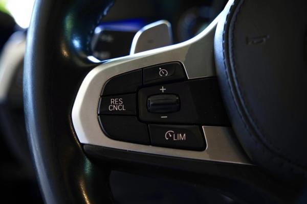 Blue BMW 520 2017 in Riga, with an engine capacity of 2.00 L and mileage of 250 thousand km for 19900 €, photo 5 on AUTOMOTO.COM.LV