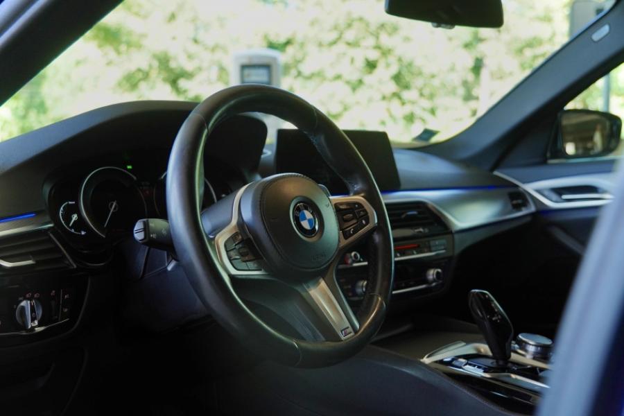 Zils BMW 520 2017 Rīga, ar dzinēja tilpumu 2.00 L un nobraukumu 250 tūkst. km par 19900 €, foto 22 vietnē AUTOMOTO.COM.LV
