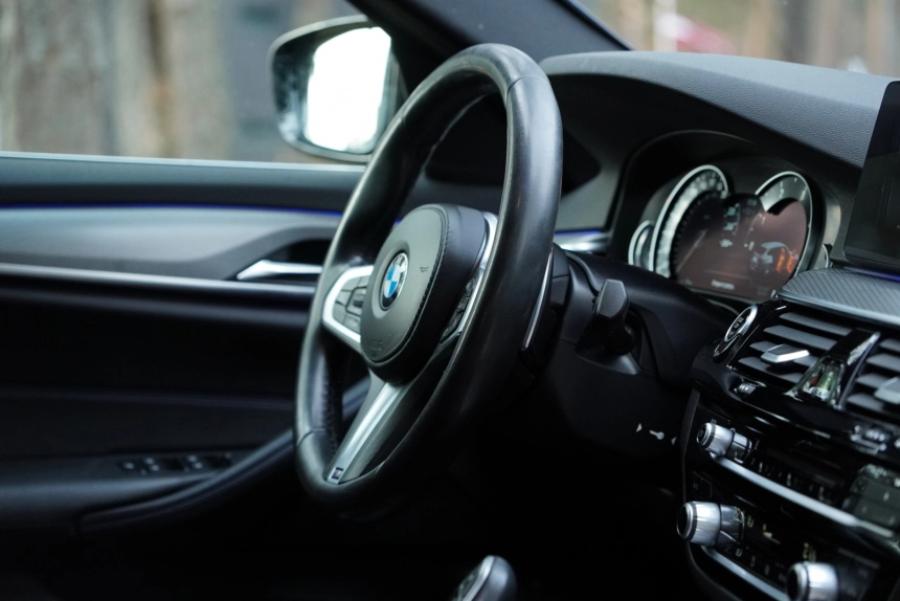 Zils BMW 520 2017 Rīga, ar dzinēja tilpumu 2.00 L un nobraukumu 250 tūkst. km par 19900 €, foto 24 vietnē AUTOMOTO.COM.LV