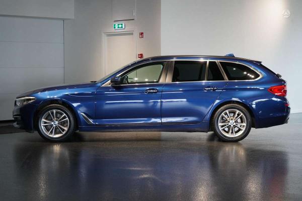 Blue BMW 520 2017 in Vilnius, with an engine capacity of 2.00 L and mileage of 245 thousand km for 17900 €, photo 2 on AUTOMOTO.COM.LV