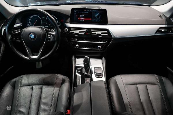 Blue BMW 520 2017 in Vilnius, with an engine capacity of 2.00 L and mileage of 245 thousand km for 17900 €, photo 9 on AUTOMOTO.COM.LV