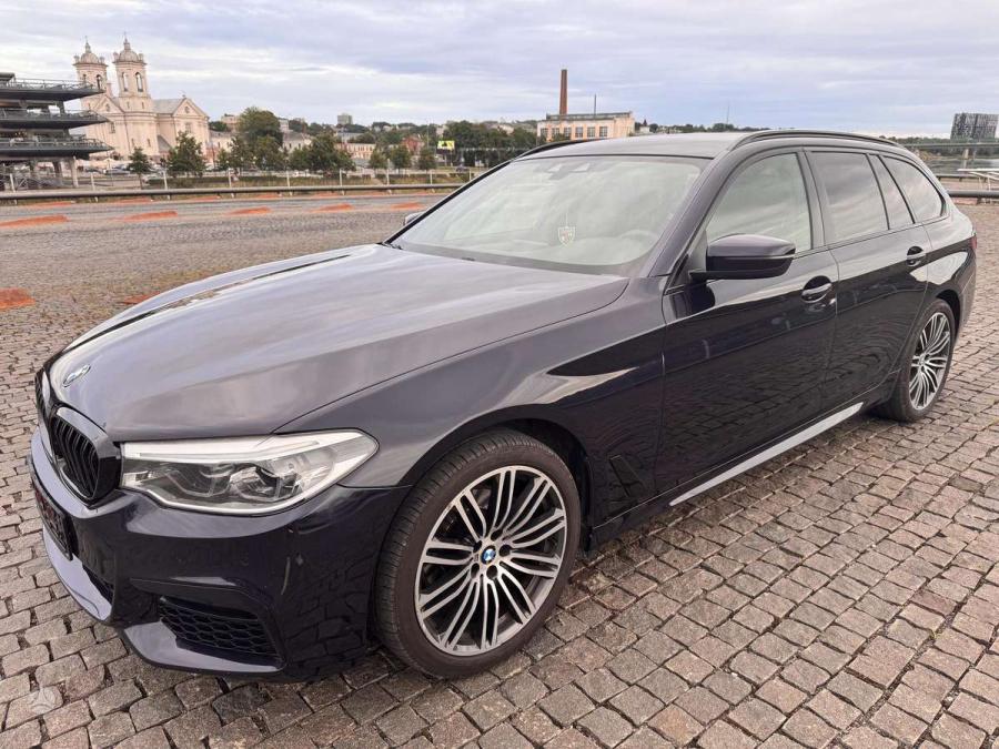 Blue BMW 520 2017 in Kaunas, with an engine capacity of 2.00 L and mileage of 115 thousand km for 19450 €, photo 1 on AUTOMOTO.COM.LV