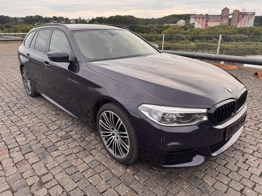 Blue BMW 520 2017 in Kaunas, with an engine capacity of 2.00 L and mileage of 115 thousand km for 19450 €, photo 4 on AUTOMOTO.COM.LV