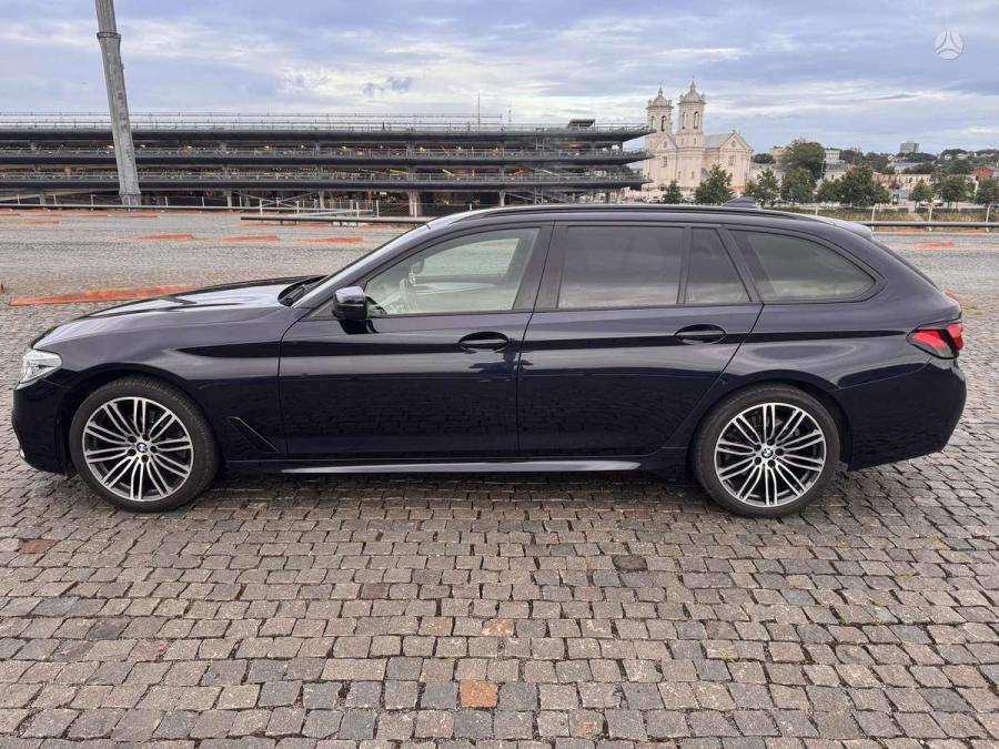 Blue BMW 520 2017 in Kaunas, with an engine capacity of 2.00 L and mileage of 115 thousand km for 19450 €, photo 5 on AUTOMOTO.COM.LV