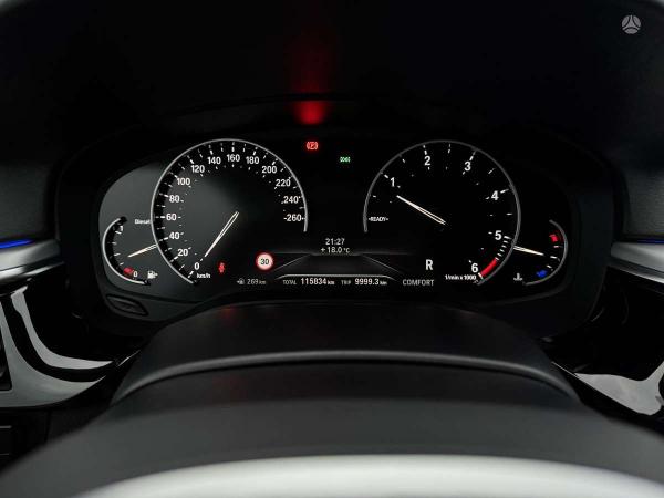 Blue BMW 520 2017 in Kaunas, with an engine capacity of 2.00 L and mileage of 115 thousand km for 19450 €, photo 9 on AUTOMOTO.COM.LV