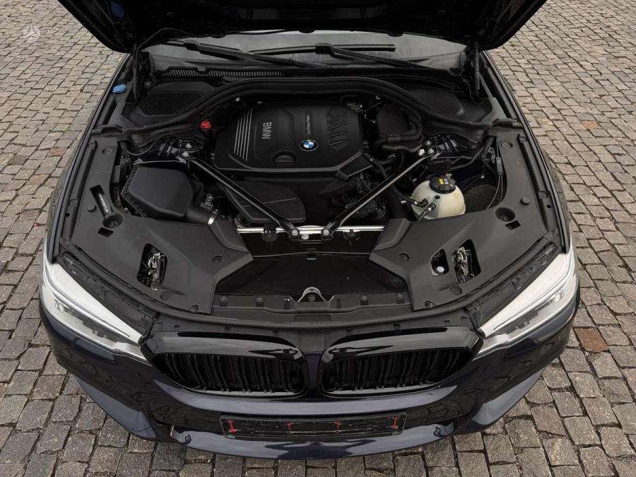 Blue BMW 520 2017 in Kaunas, with an engine capacity of 2.00 L and mileage of 115 thousand km for 19450 €, photo 11 on AUTOMOTO.COM.LV