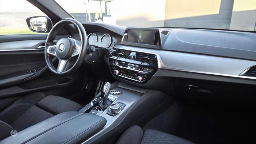 Blue BMW 520 2017 in Kaunas, with an engine capacity of 2.00 L and mileage of 210 thousand km for 16700 €, photo 10 on AUTOMOTO.COM.LV