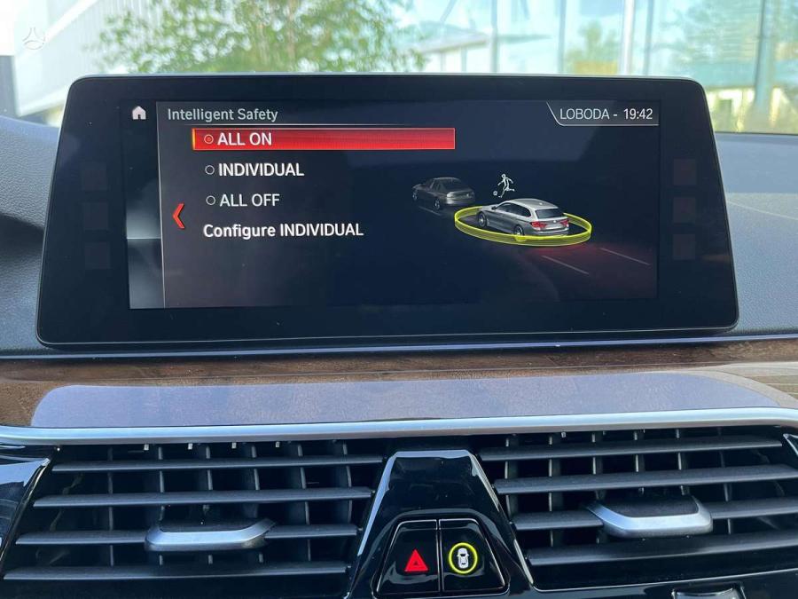 Blue BMW 520 2017 in Vilnius, with an engine capacity of 2.00 L and mileage of 210 thousand km for 17000 €, photo 20 on AUTOMOTO.COM.LV