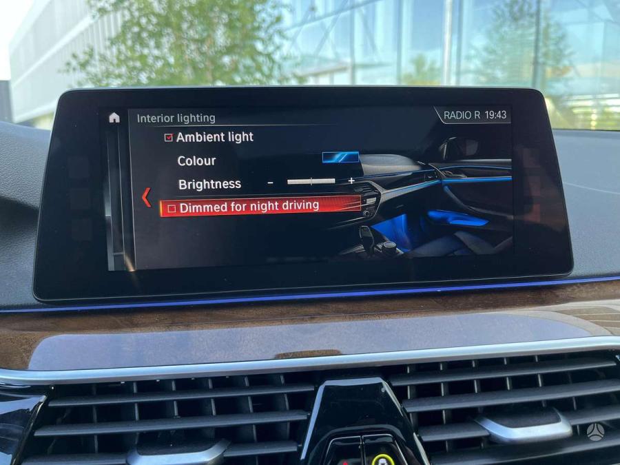 Blue BMW 520 2017 in Vilnius, with an engine capacity of 2.00 L and mileage of 210 thousand km for 17000 €, photo 27 on AUTOMOTO.COM.LV
