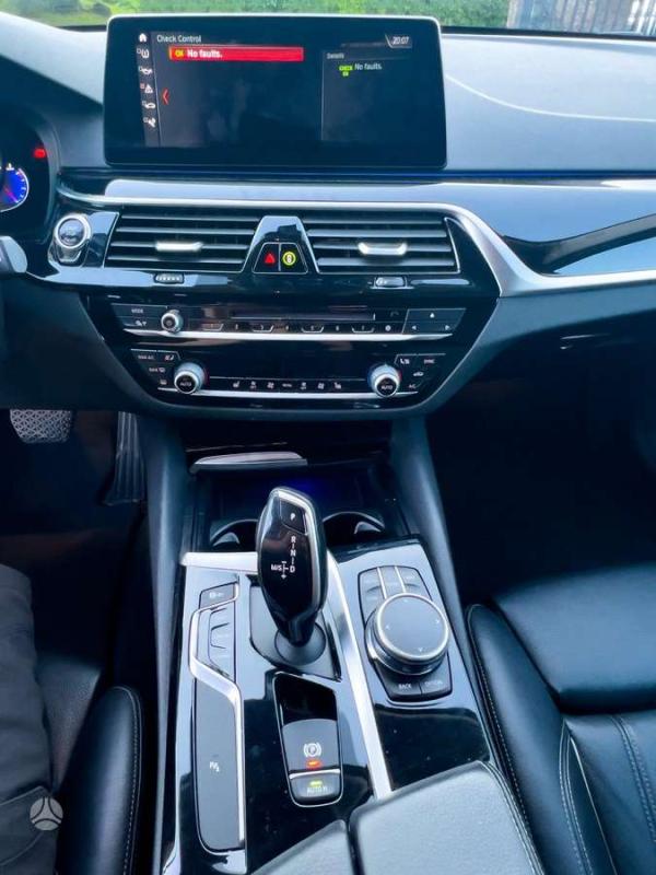 Blue BMW 520 2017 in Vilnius, with an engine capacity of 2.00 L and mileage of 315 thousand km for 15600 €, photo 10 on AUTOMOTO.COM.LV
