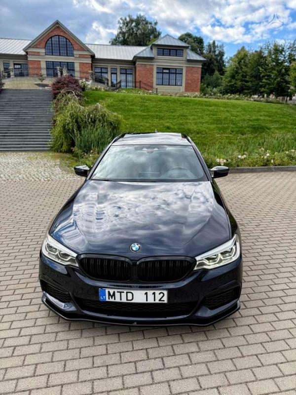 Blue BMW 520 2017 in Vilnius, with an engine capacity of 2.00 L and mileage of 238 thousand km for 17600 €, photo 5 on AUTOMOTO.COM.LV