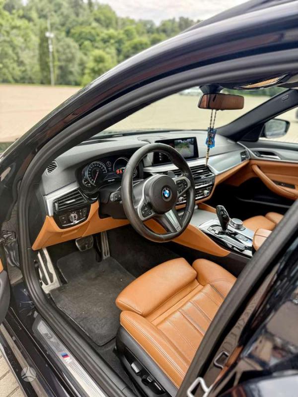 Blue BMW 520 2017 in Vilnius, with an engine capacity of 2.00 L and mileage of 238 thousand km for 17600 €, photo 11 on AUTOMOTO.COM.LV