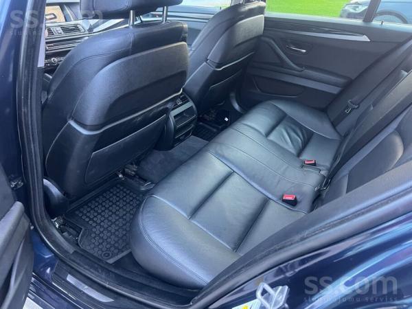 Zils BMW 520 2017 Rīga, ar dzinēja tilpumu 2.00 L un nobraukumu 317 tūkst. km par 8500 €, foto 7 vietnē AUTOMOTO.COM.LV